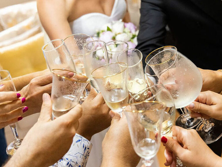 Top 10 amazing decorations for a great party - easyEventHireUK Blog