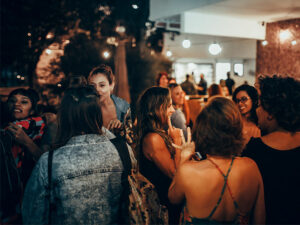 Top 6 reasons why a mobile bar will make your party memorable - easyEventHireUK Blog